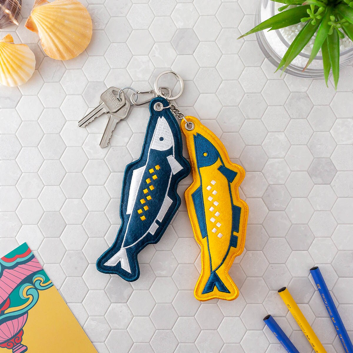 Fish Duo - Embroidery Keychain (Yellow & Blue) | Taiwantrade