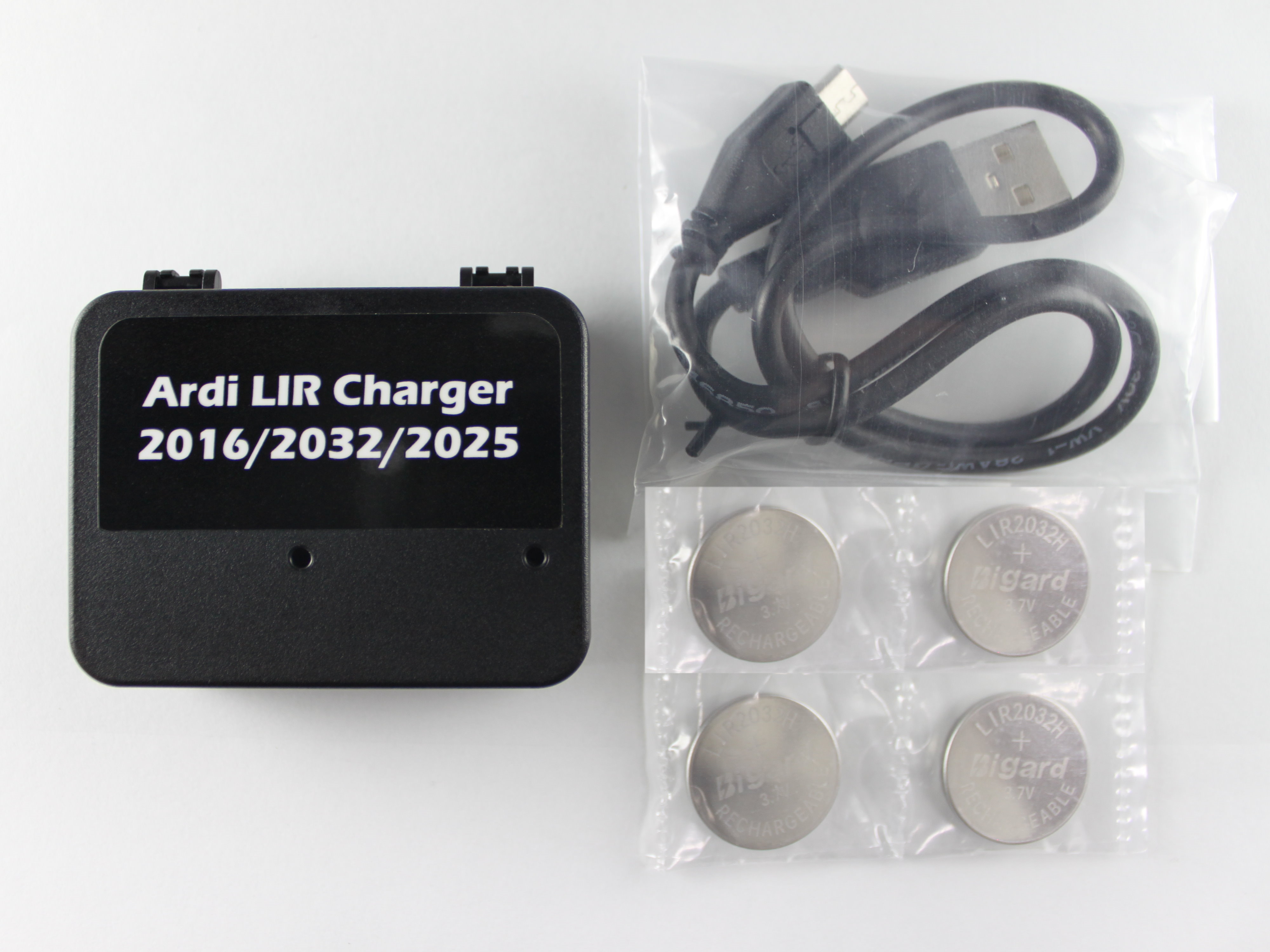 USB Coin Cell 2032 B025 2016 battery Charger with 4 LIR 2032 batteries ...