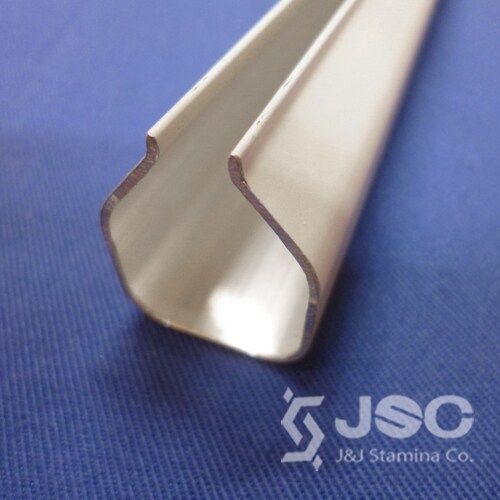 Alum. rainbow blind bottom bar with 2 grooves inside | Taiwantrade.com