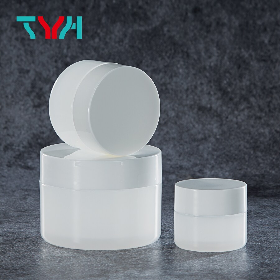 PP Round Translucent Empty Cosmetic Jar with Lids | Taiwantrade.com