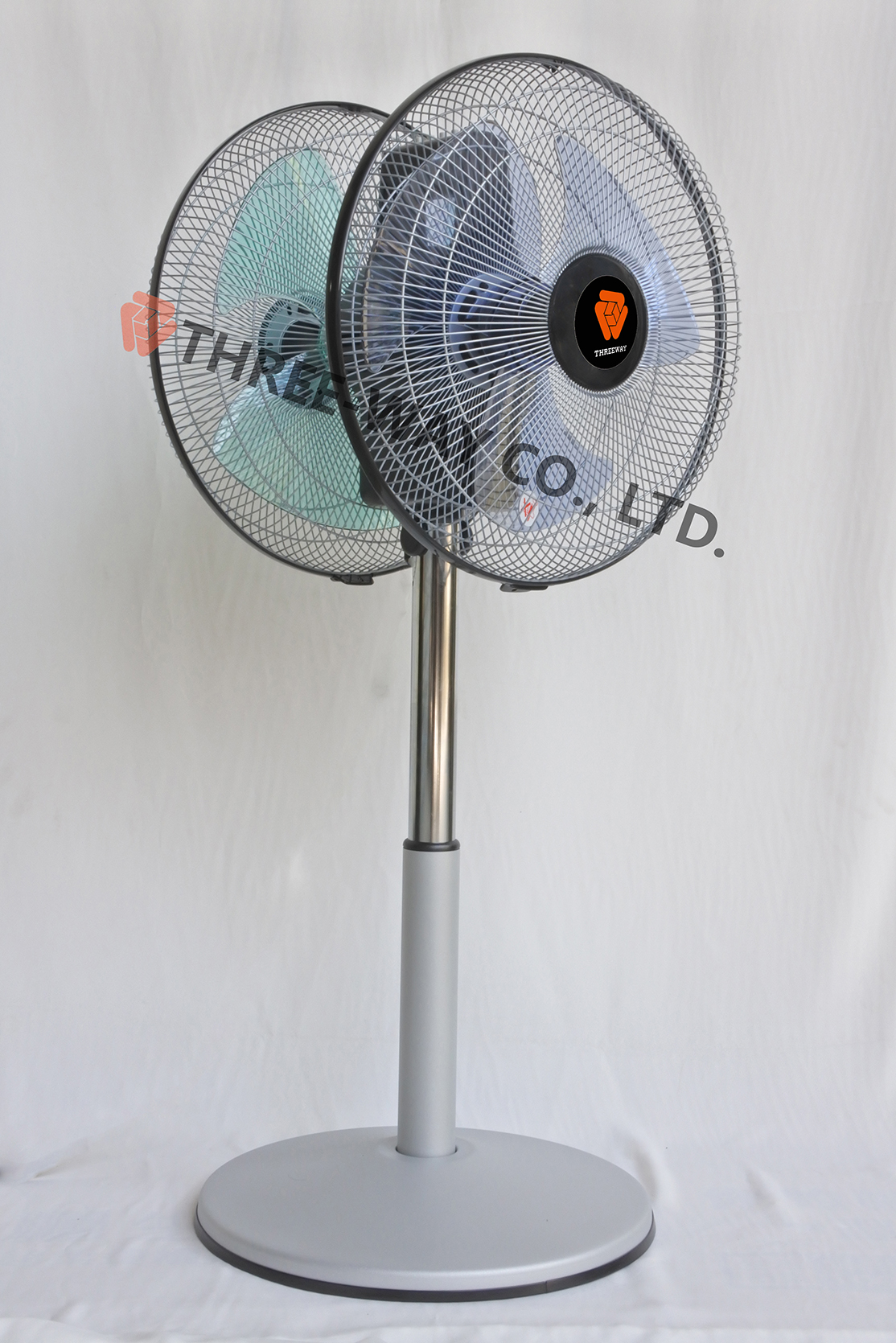Twin head circulating stand fan | Taiwantrade.com