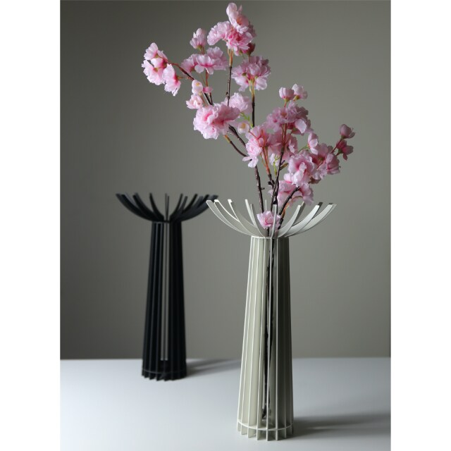 Metal Vase decorated with Stoving Varnish (Float) | Taiwantrade