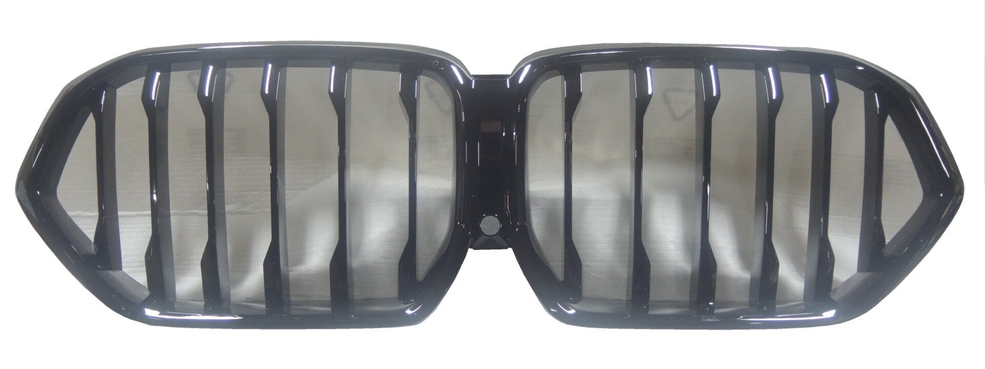 G06/X6 20 ON GRILLE SPORT SHINY BLACK | Taiwantrade