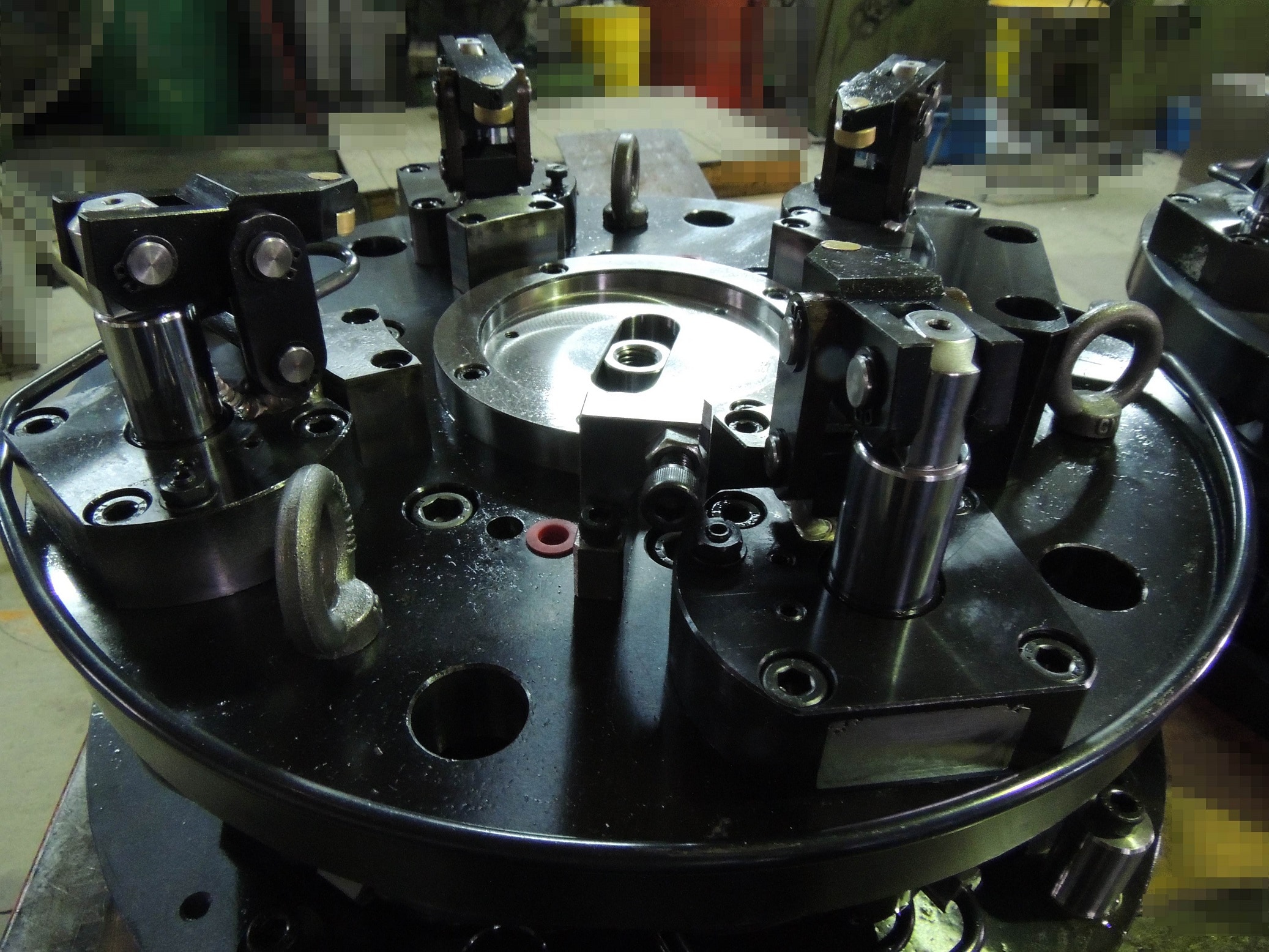 立式加工機用油壓治具-台灣經貿網