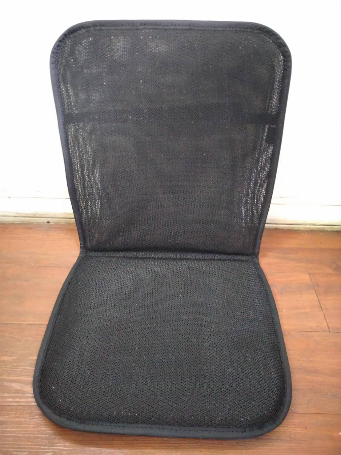 Front double-layer mesh. Spring seat cushion with single-layer mesh ...