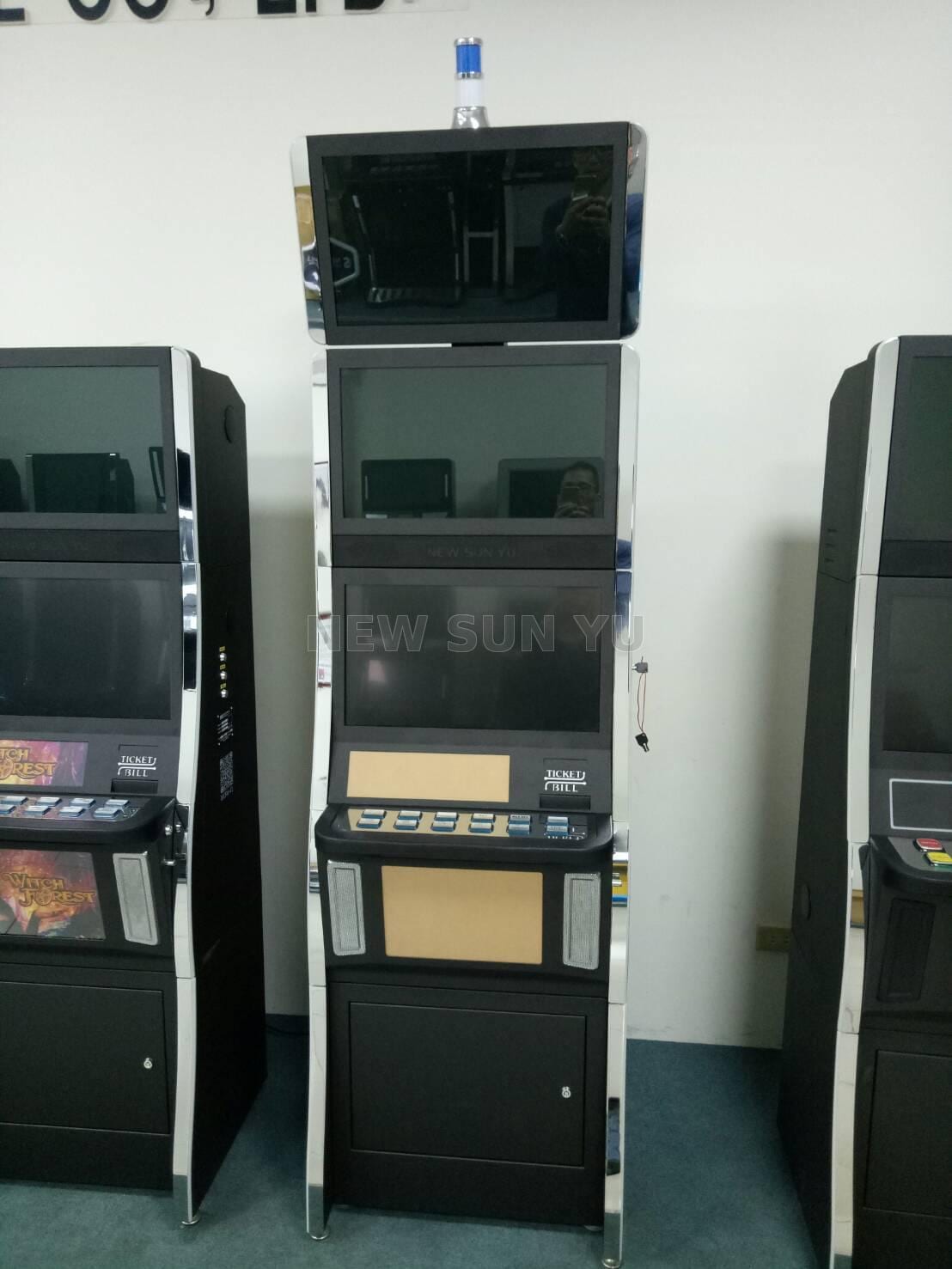 Hot sale for two screen upright casino machine | Taiwantrade.com