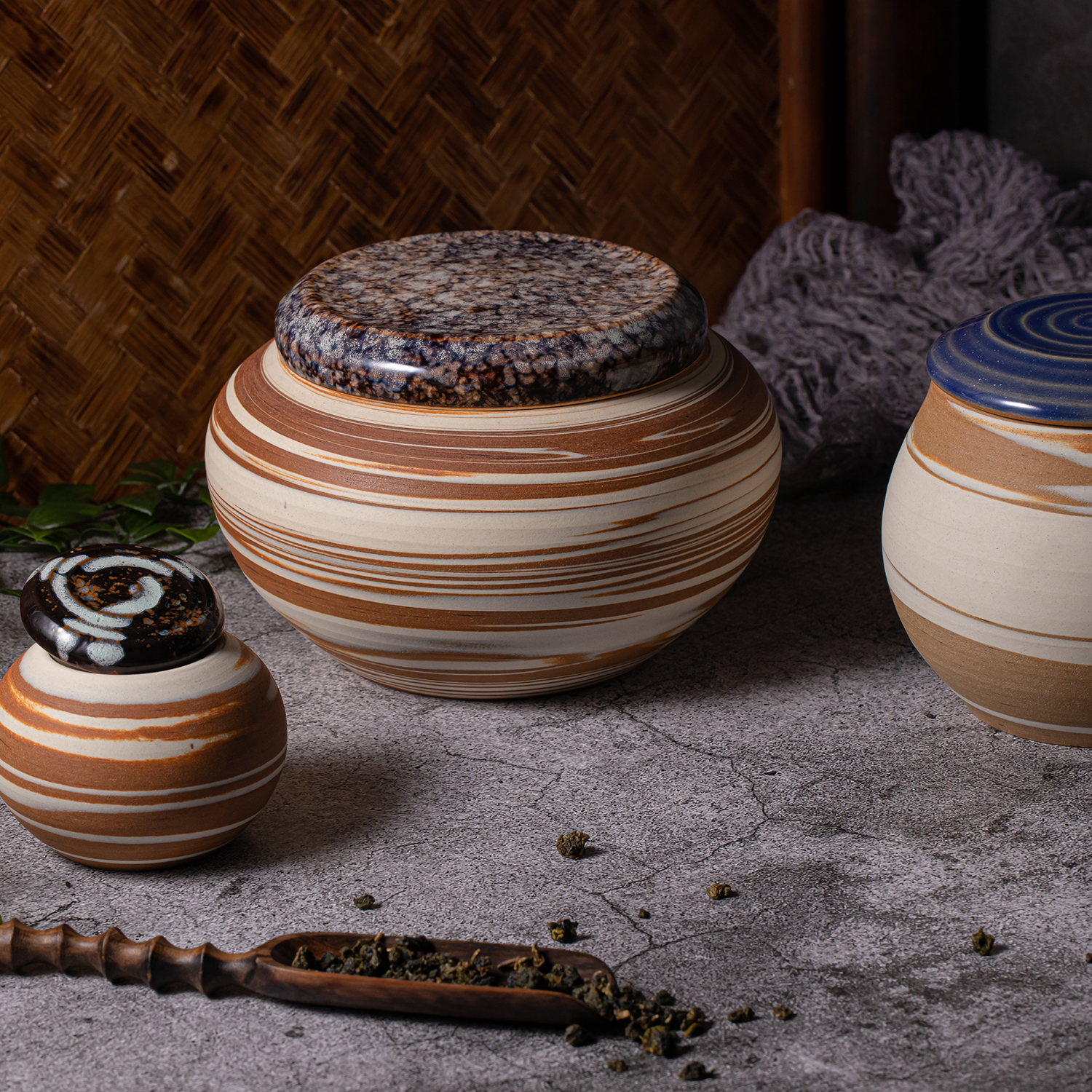 Tea Caddy with Porcelain and Pottery | Taiwantrade