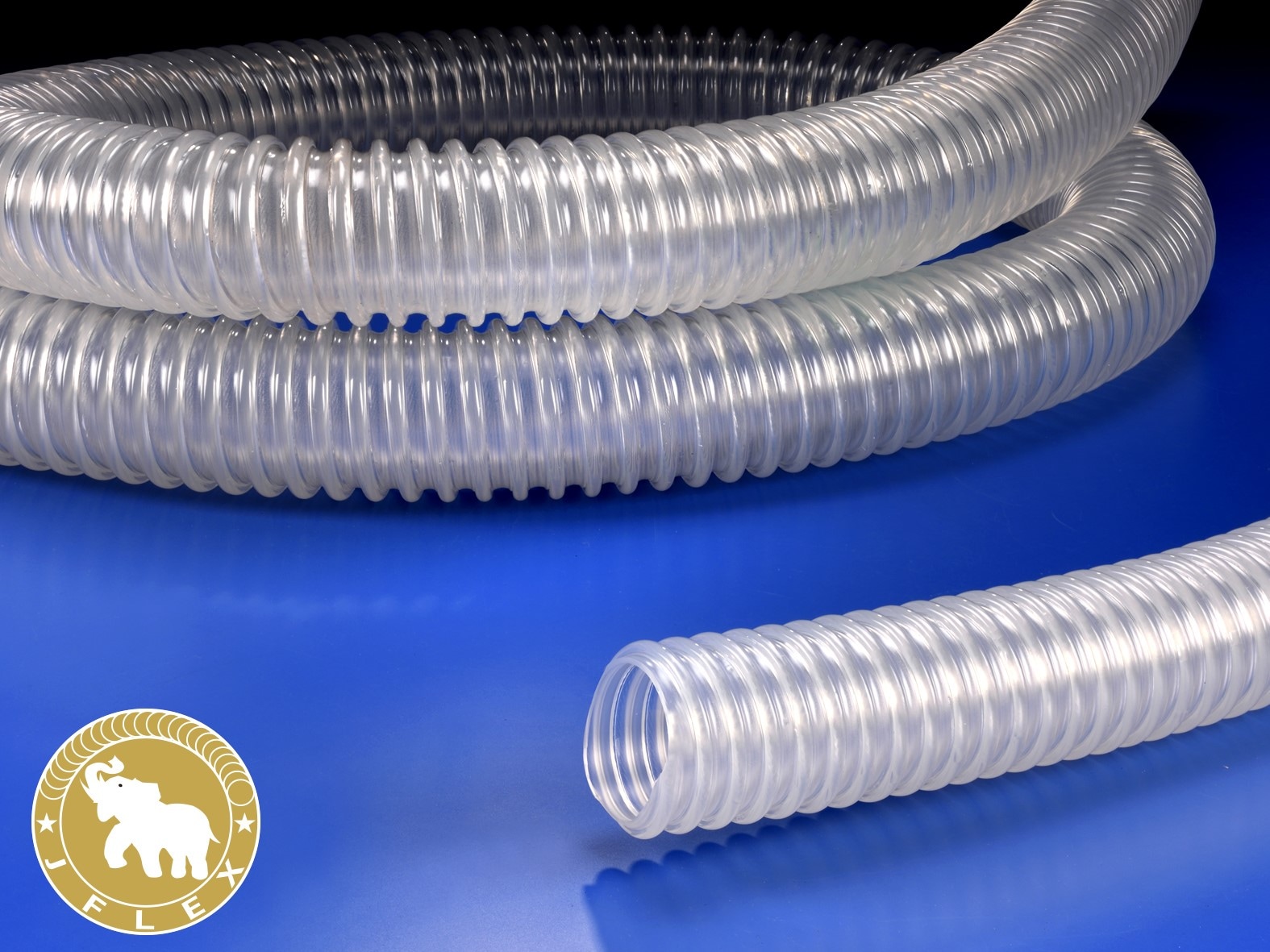 Transparent hose which can convey fish. | Taiwantrade