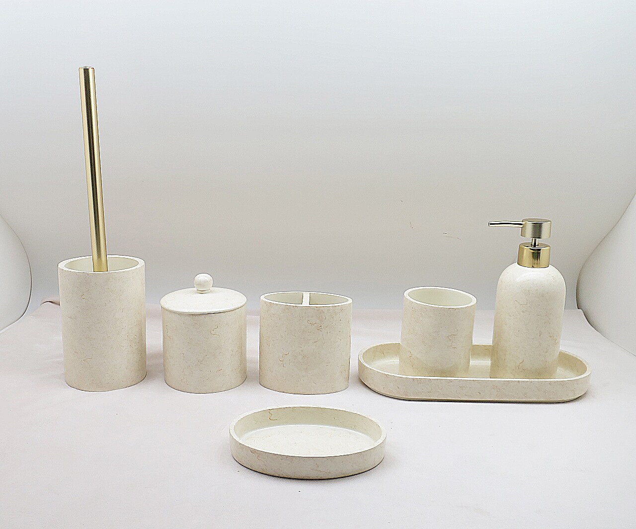 POLYRESIN BATHROOM ACCESSORIES SET | Taiwantrade