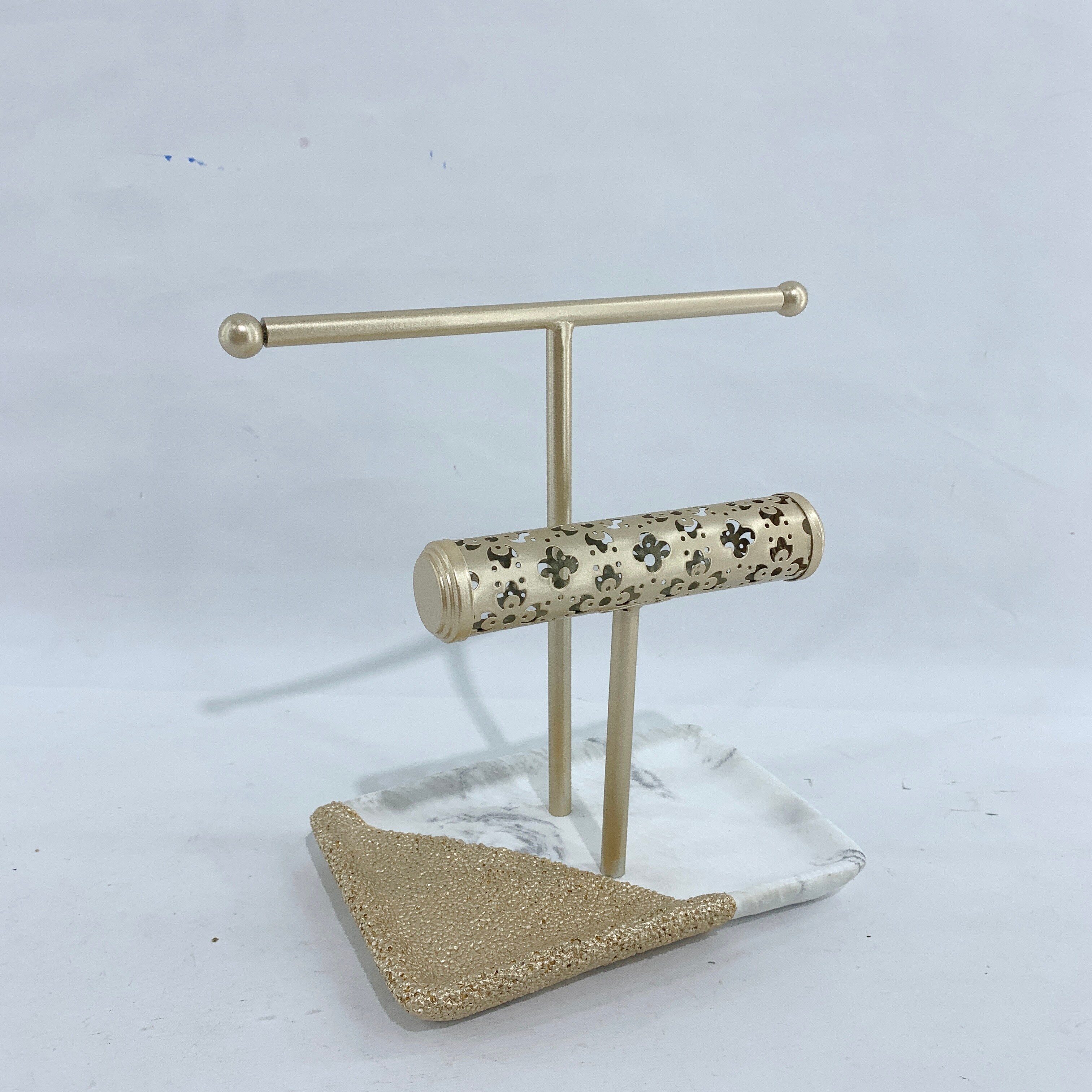 Metal Decorative Bangles Holding Jewelry Stand | Taiwantrade