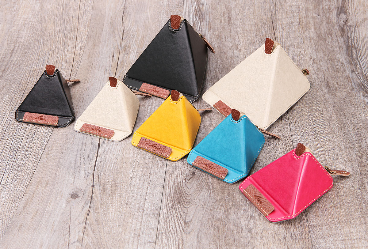 Pyramid Stand for Smartphone / Tablet | Taiwantrade.com