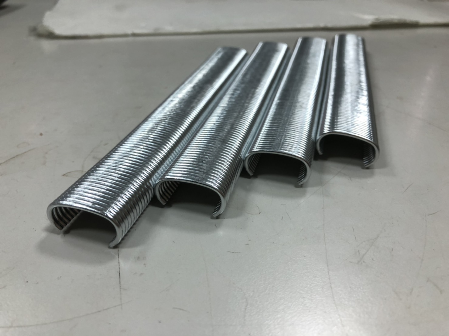 APLUS C1524G-10000 C Ring FASTENER 15GA 23.9MM CROWN, 1.8MM SHANK Hog ...