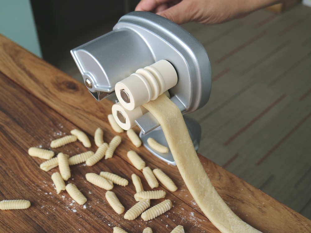 Manual Nonstick Stainless Steel Small Shell Pasta Maker | Taiwantrade.com